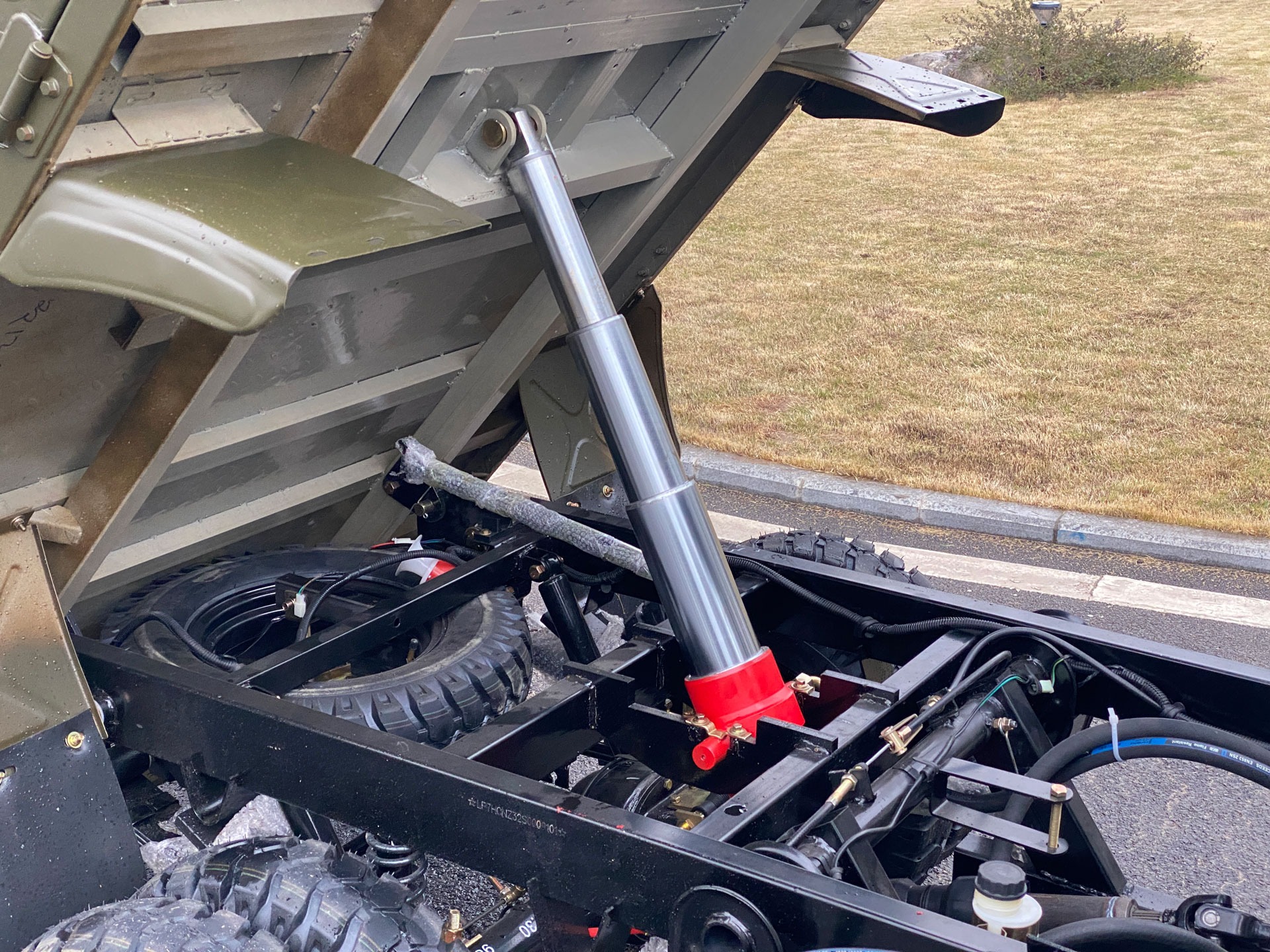 DAYAN-军绿双灯带自卸-Chongqing Beiyi Vehicle Co., Ltd.